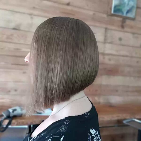 24 Swing Bob Haircuts + Hairstyles Trending Right Now