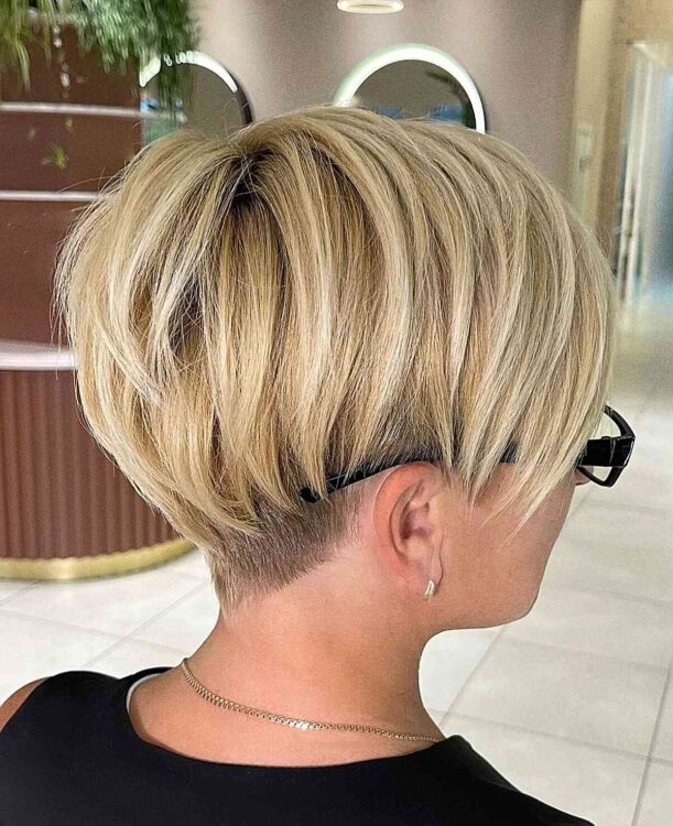 46 Eye-Catching Blonde Pixie Cut Ideas to Show Your Stylist