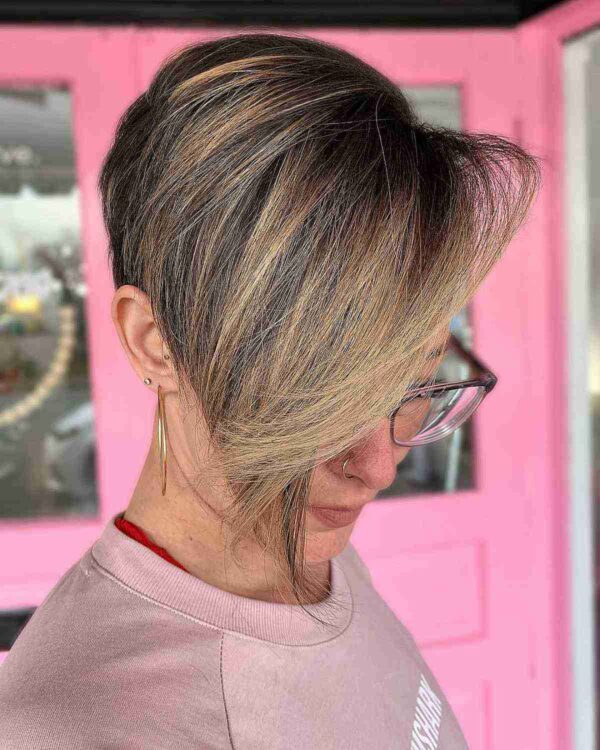 25 Gender Neutral Haircuts and Hairstyles for 2026