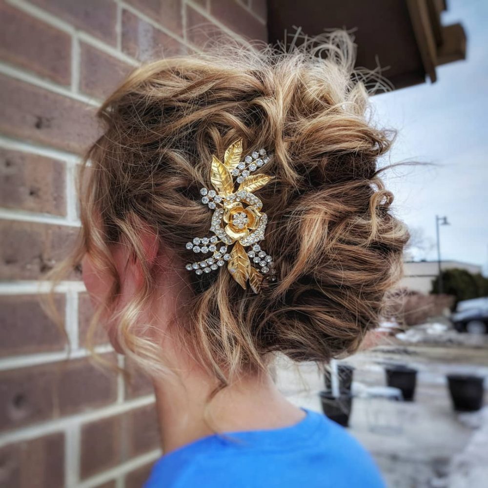 33 Easy & Cute Curly Hair Updos in Trending in 2026