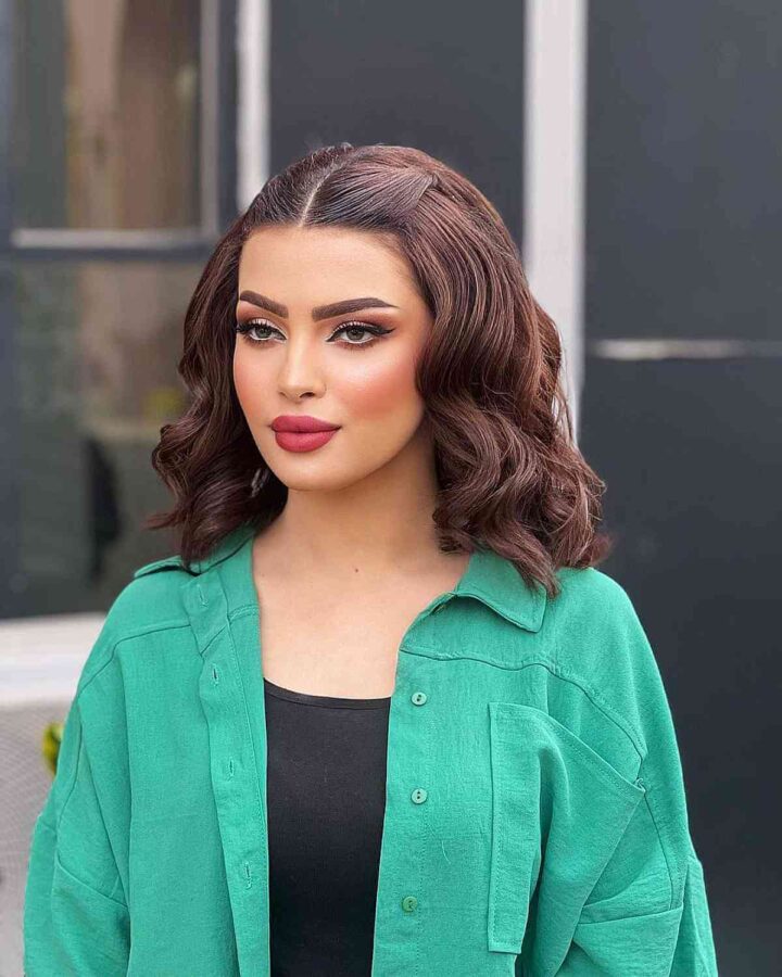 55 Flattering Middle Part Hairstyles Trending Right Now