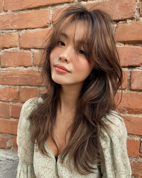 20+ Flattering Wispy Bangs for Big Foreheads to Try in 2025