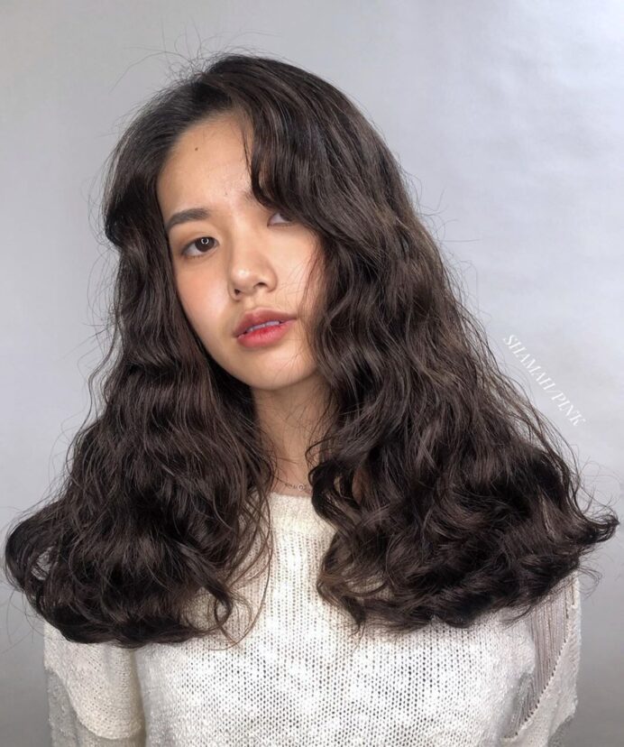 24 Wavy Perm Hairstyle Ideas for a Stylish, Beachy Look