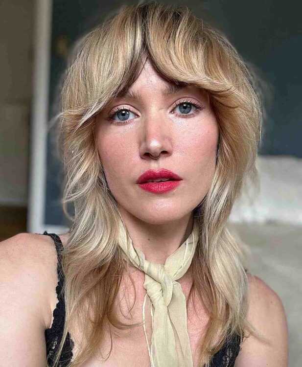 40 Trendy Ways to Get Bottleneck Bangs Right Now