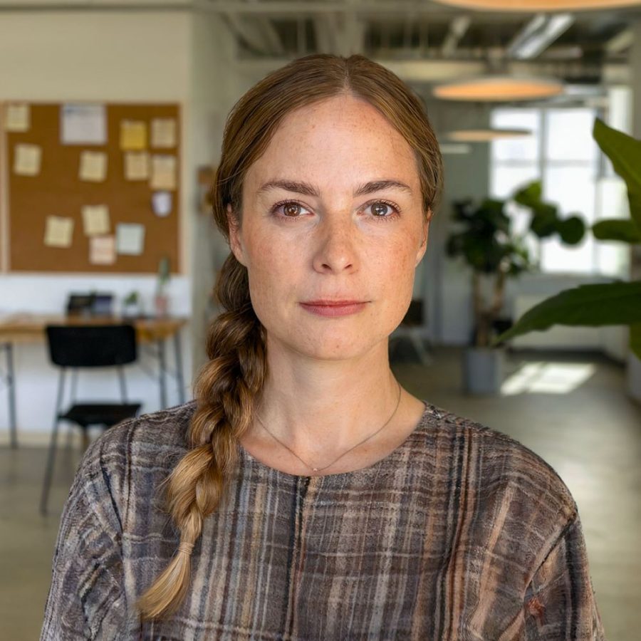 17 Stylish Medium Hair Work Looks Women Are Copying in 2026