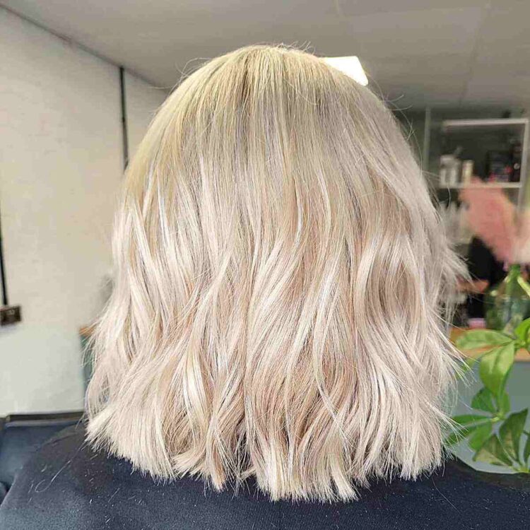 33 Best Champagne Blonde Hair Color Ideas for Every Skin Tone