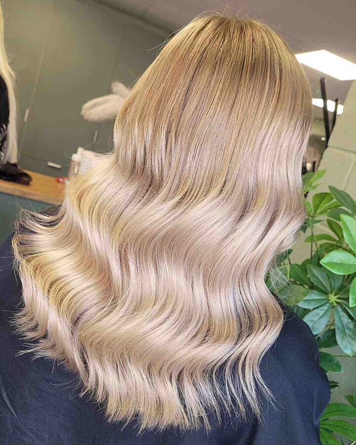 33 Best Champagne Blonde Hair Color Ideas for Every Skin Tone