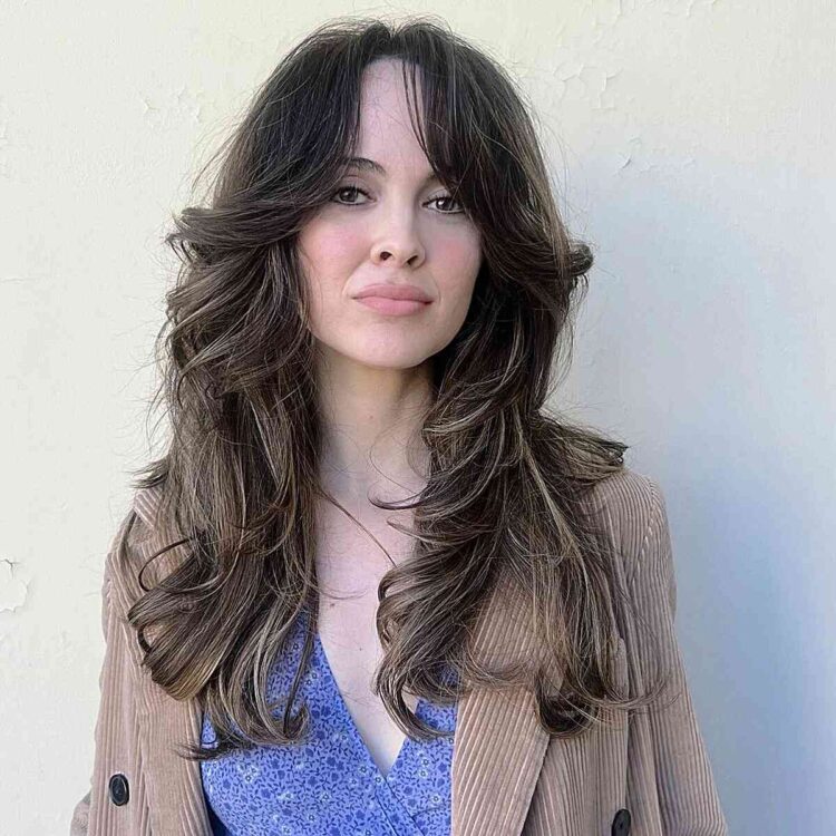 47 Flattering Hairstyles for Women with Big Foreheads to Look Less Obvious