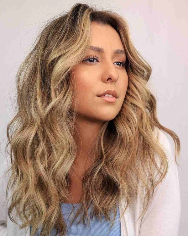 39 Best Ways to Get The Layered Wavy Hair Trend