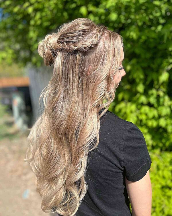 34 Cute & Easy Graduation Hairstyles for Girls