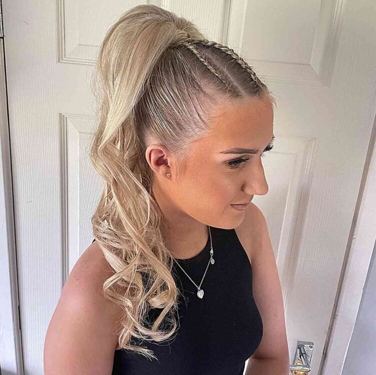 25 Cutest Ways to Style a Curly Ponytail