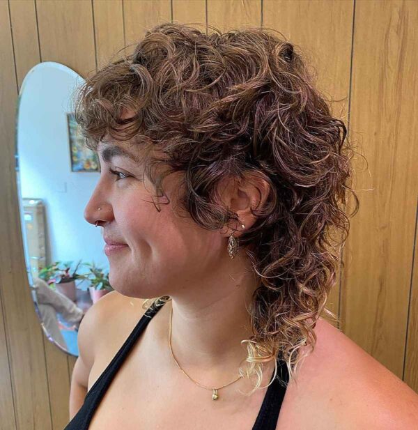29 Modern Mullet Hairstyles for Girls with Curly Hair