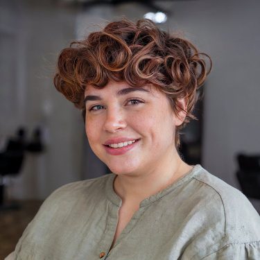 15+ Chic Pixie Cuts That Complement Chubby Faces in 2025