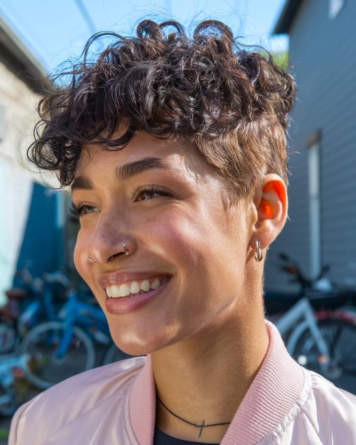 15+ Effortlessly Cool Enby Haircuts to Try in 2025