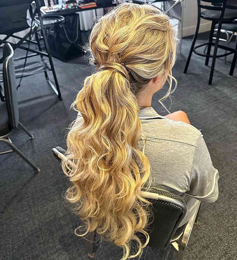 25 Cutest Ways to Style a Curly Ponytail