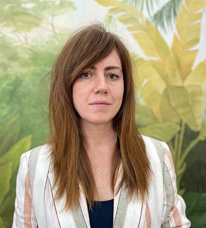 25 Stunning Examples of Long Hair with Side Bangs