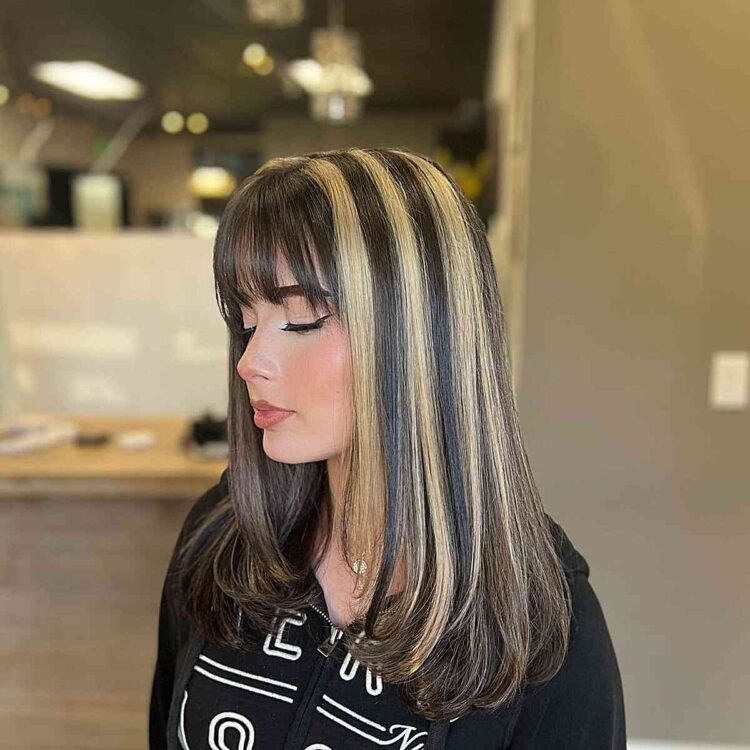 29 Skunk Stripe Hair Ideas to Try This Trend Yourself