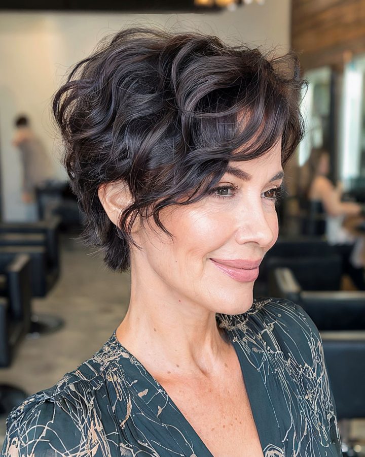 51 Youthful Wavy Pixie Cuts Women Over 50 Are Loving in 2026
