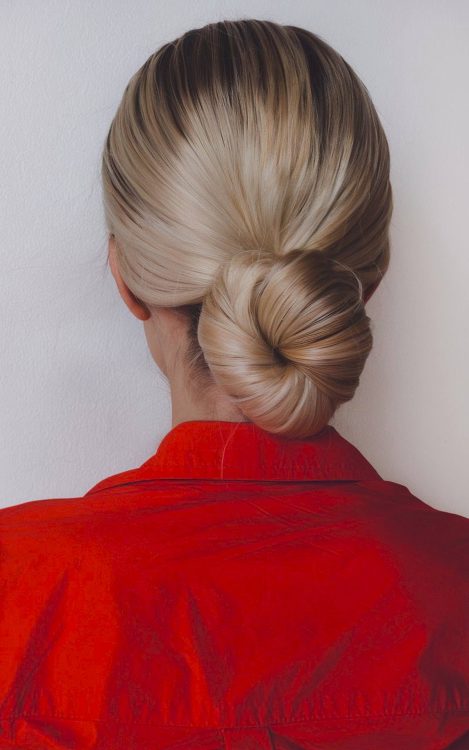 19 Easy Work Hairstyles for Long Hair (2026 Trends)