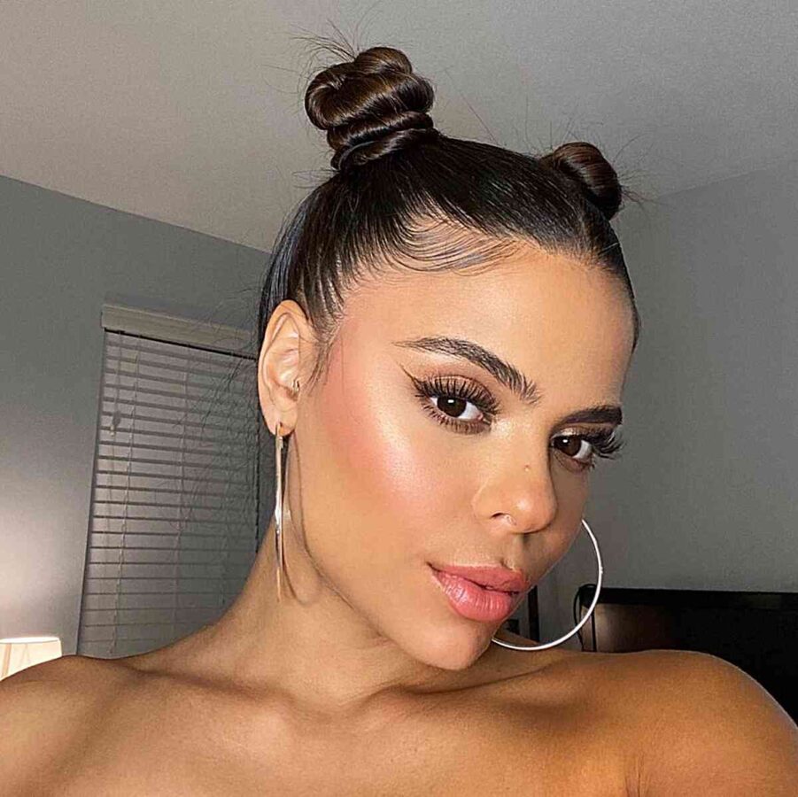 20 Cheerleading Hairstyles That Are Cute & Easy