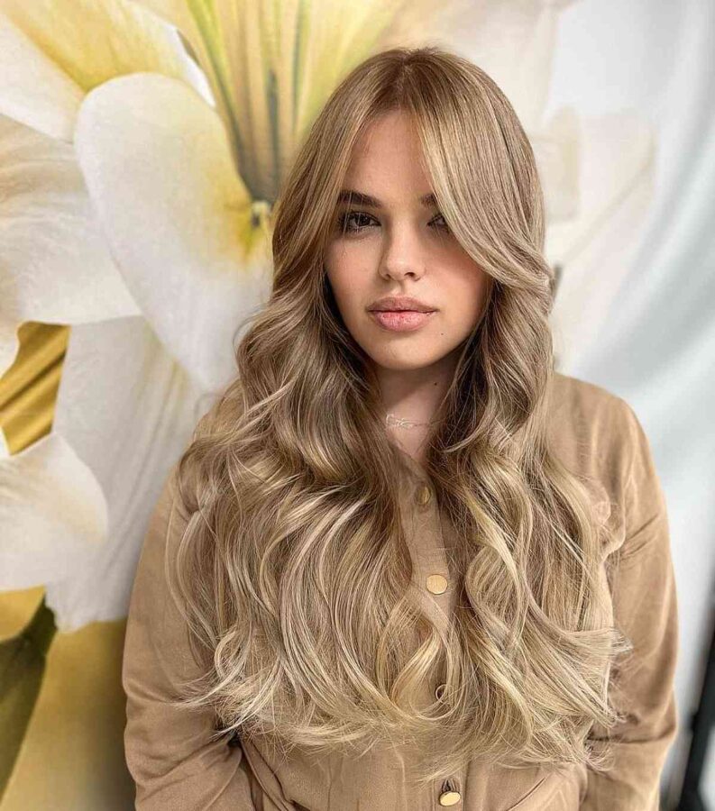 61 Flattering Middle Part Hairstyles Trending Right Now