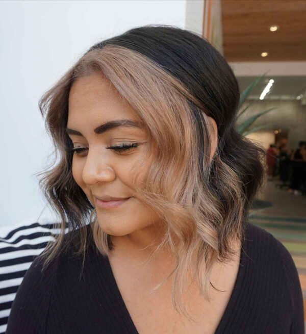 27 Slimming Hairstyles for Women with Full Faces (for Plus-Sized Women)
