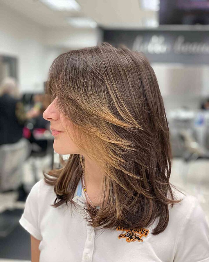 27 Incredible Feathered Haircuts for Medium-Length Hair in 2026