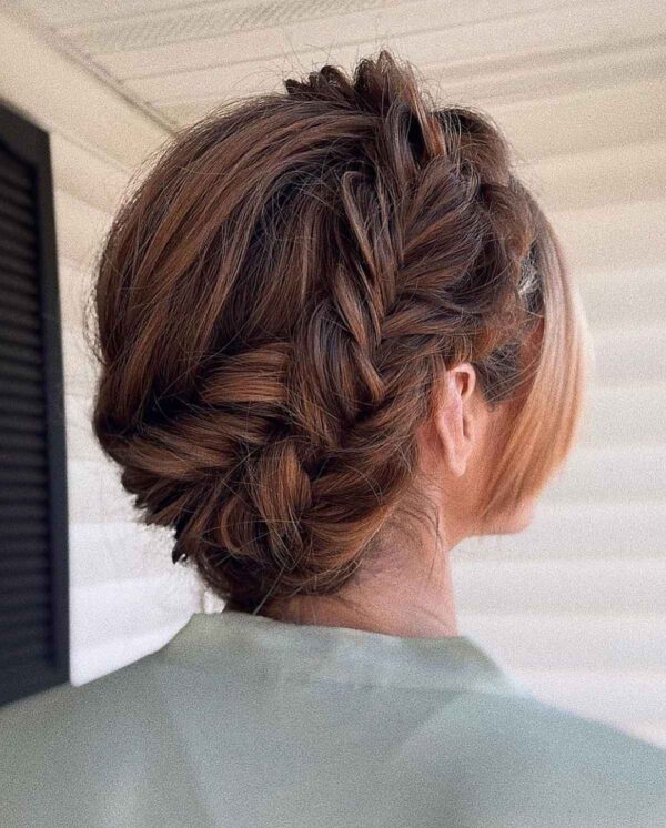 20 Prettiest Halo Braid Hairstyles to Copy