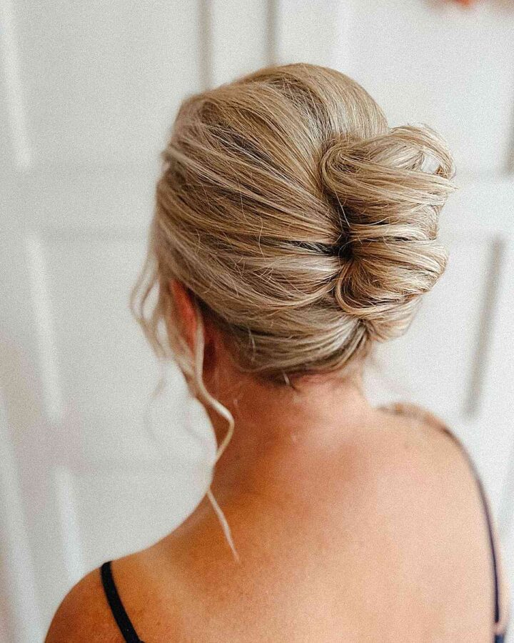 50 Super Easy Updos for Beginners to Try in 2025