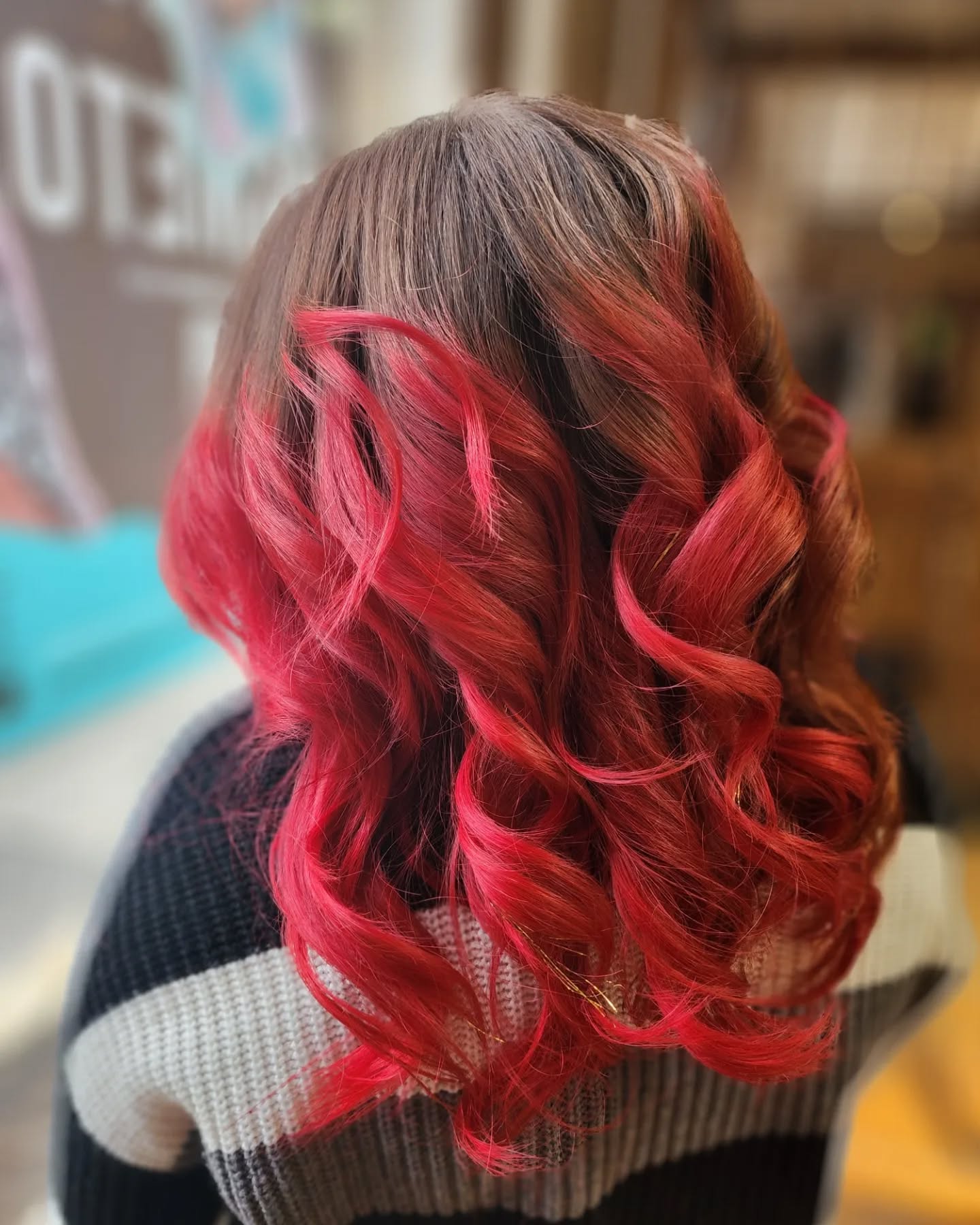23 Voluminous Blowout Curls for a Glamorous Finish