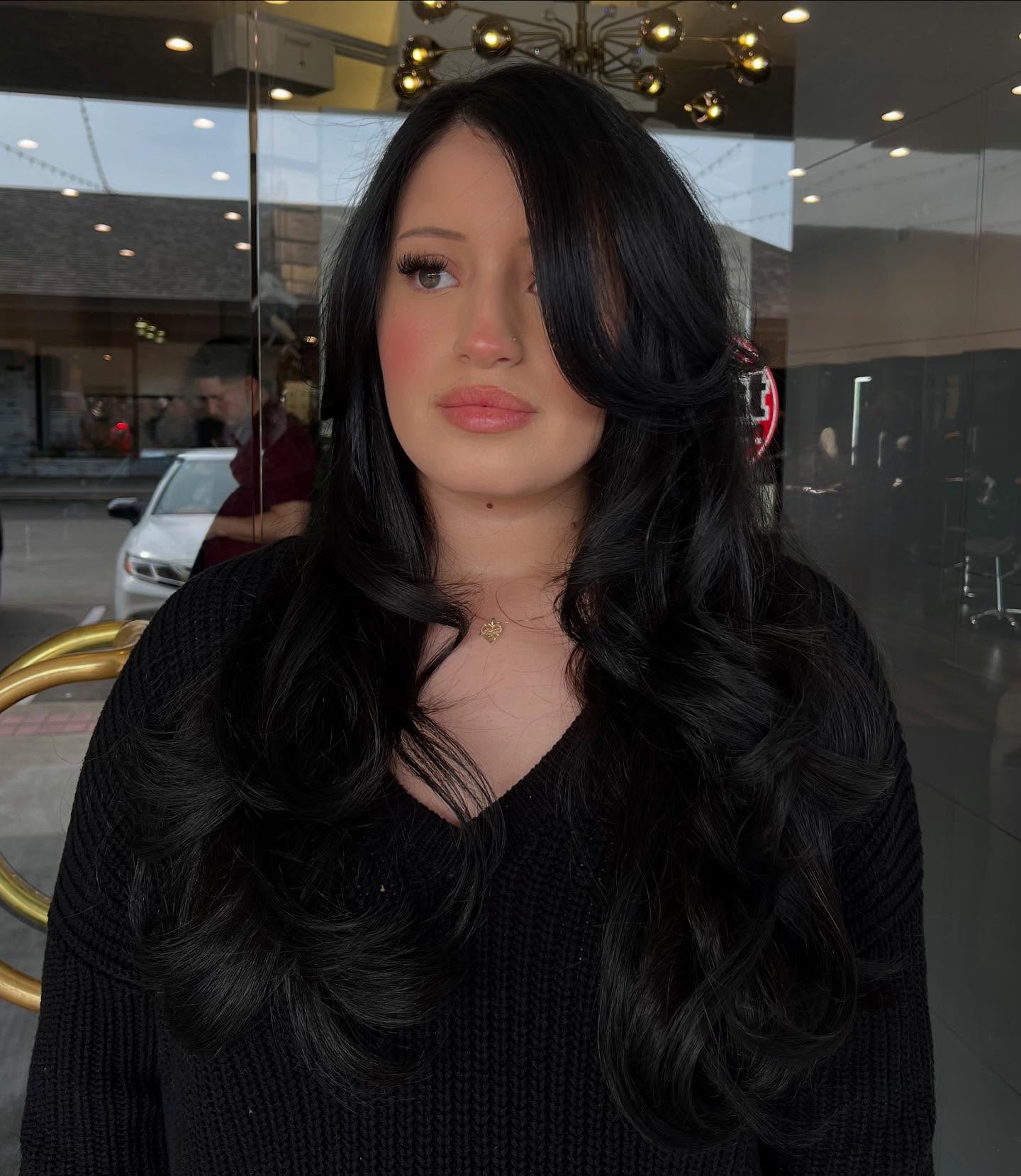 23 Voluminous Blowout Curls for a Glamorous Finish