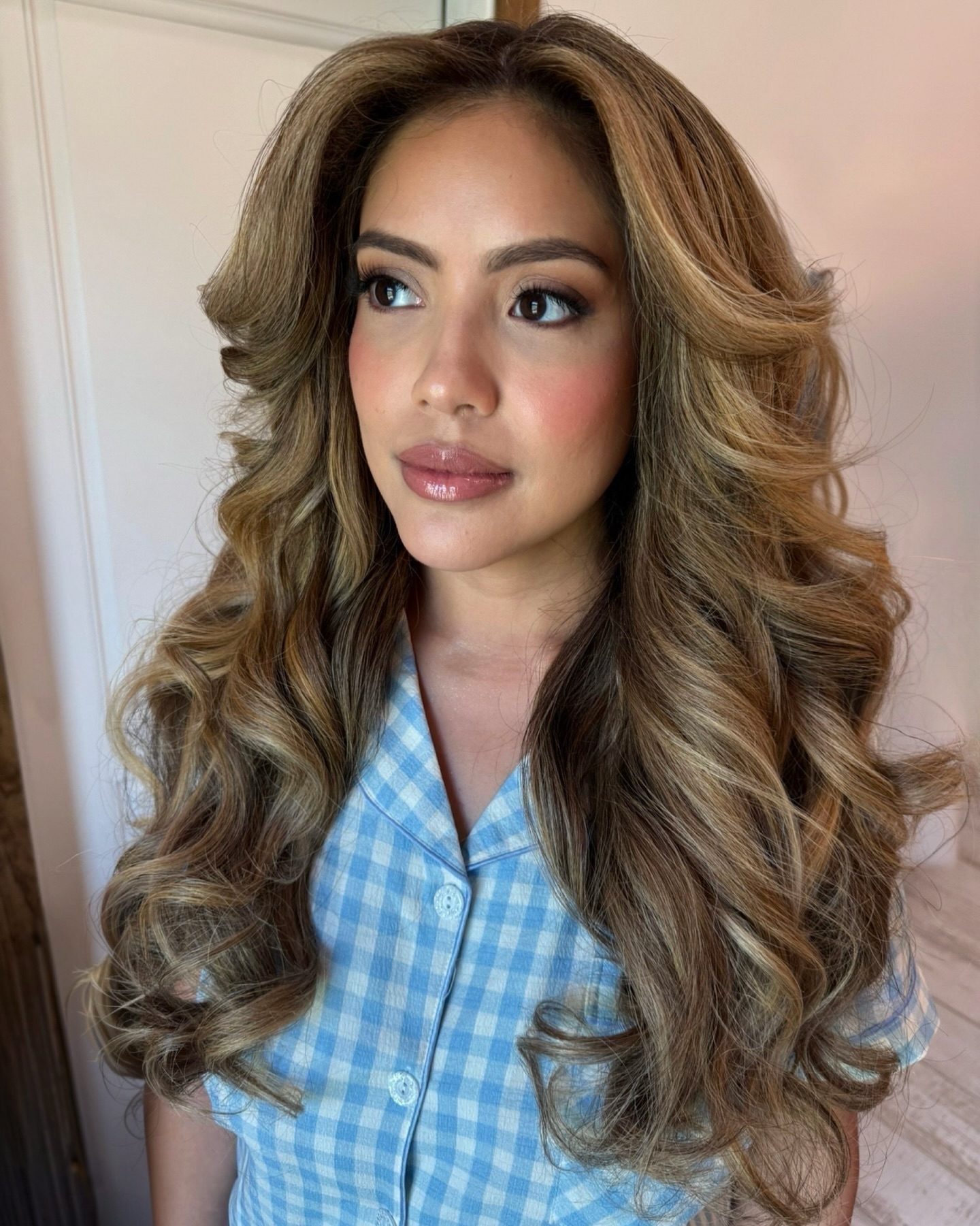 23 Voluminous Blowout Curls for a Glamorous Finish