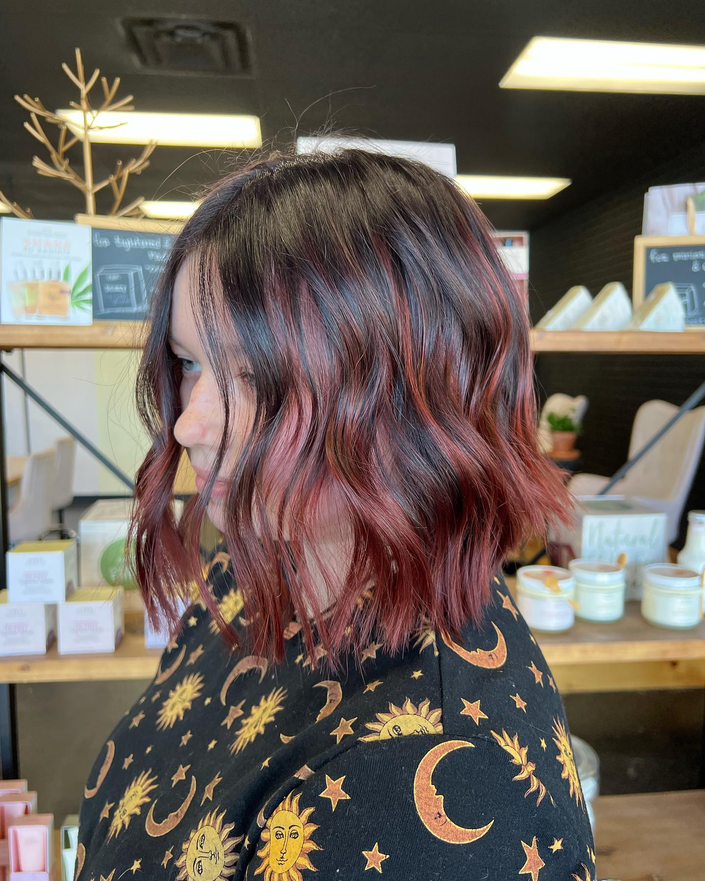 30 Gorgeous Red Highlights in Brown Hair for Natural-Looking Contrast