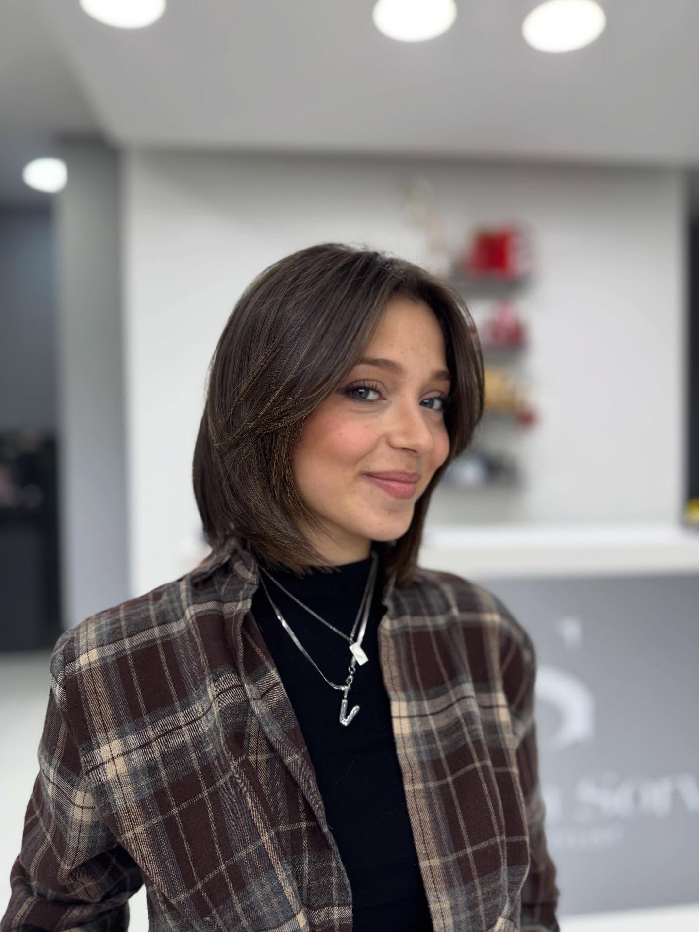 50 Beautiful Midi Bob Haircuts Women Are Getting In 2026