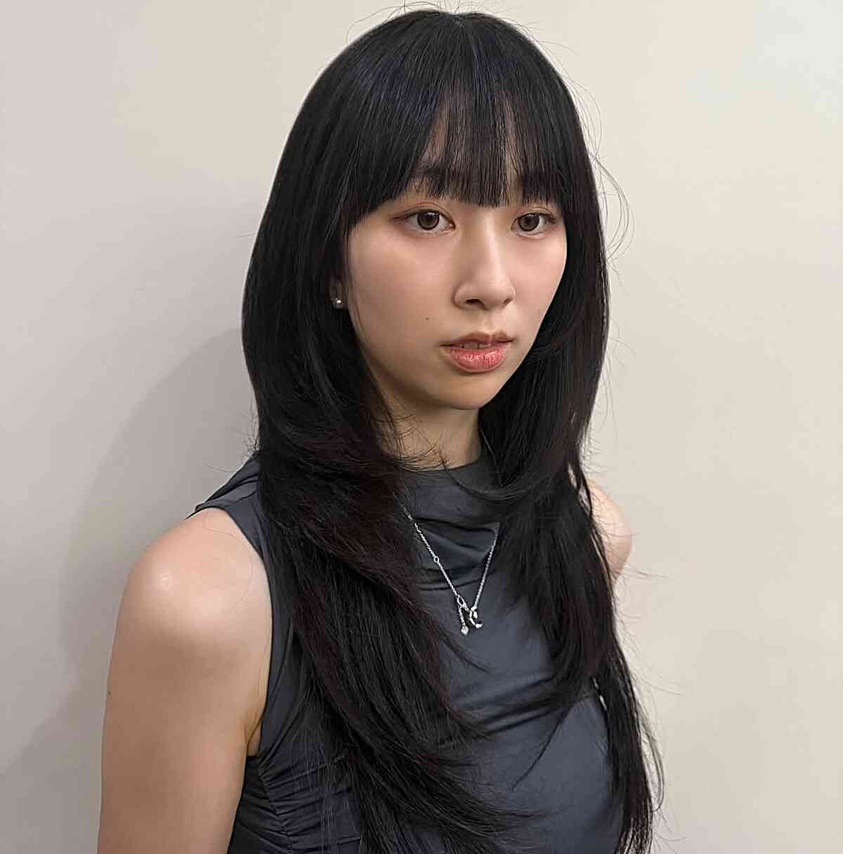 23 Chic Ways Women Are Styling Full Bangs in 2026