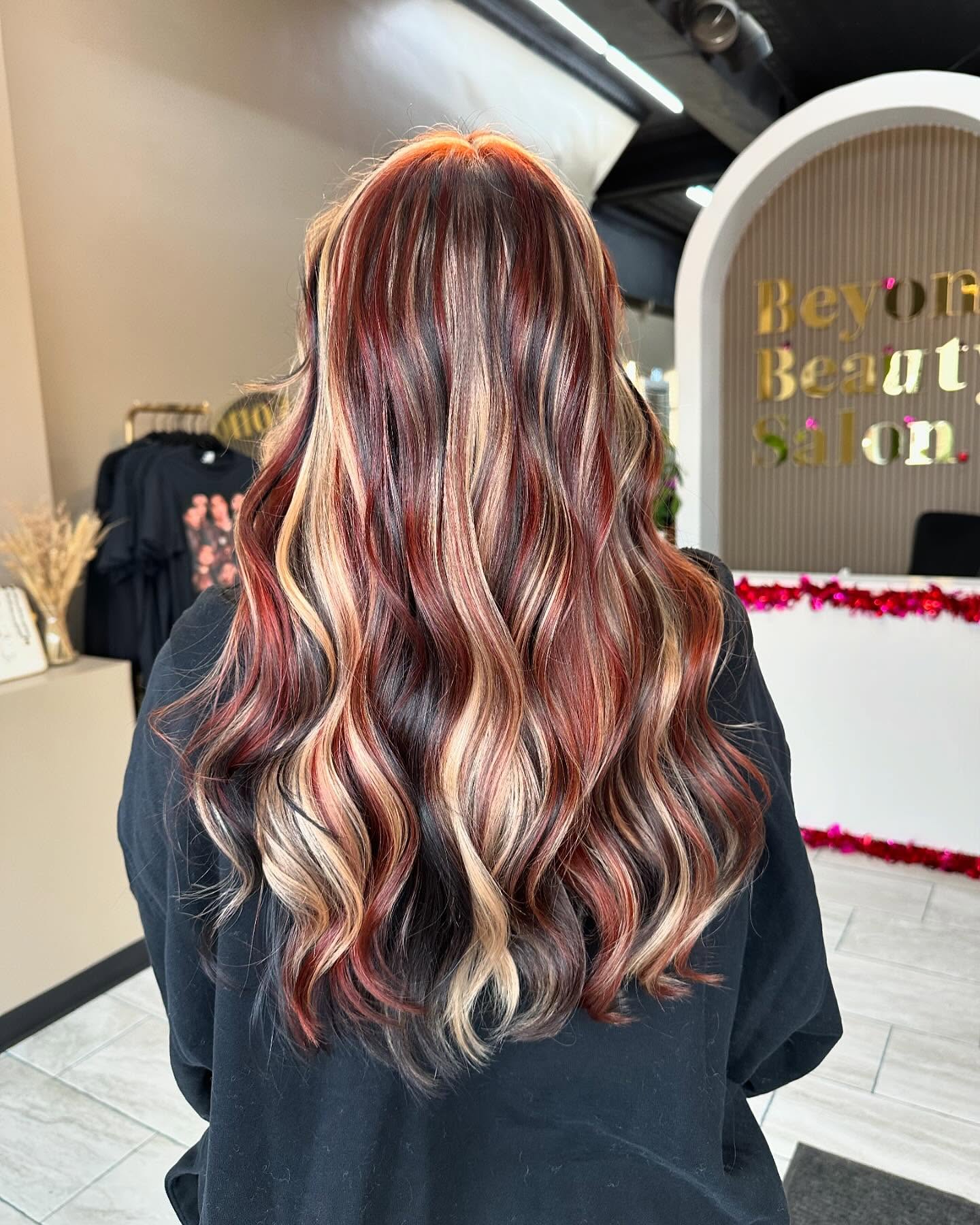 25 Unique Calico-Inspired Hair Looks You’ll Want to Try ASAP in 2026