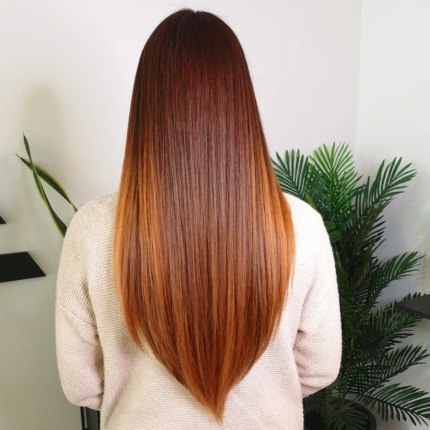 26 V-Cut Looks for Long Hair That Are Stealing the Spotlight in 2025 ...