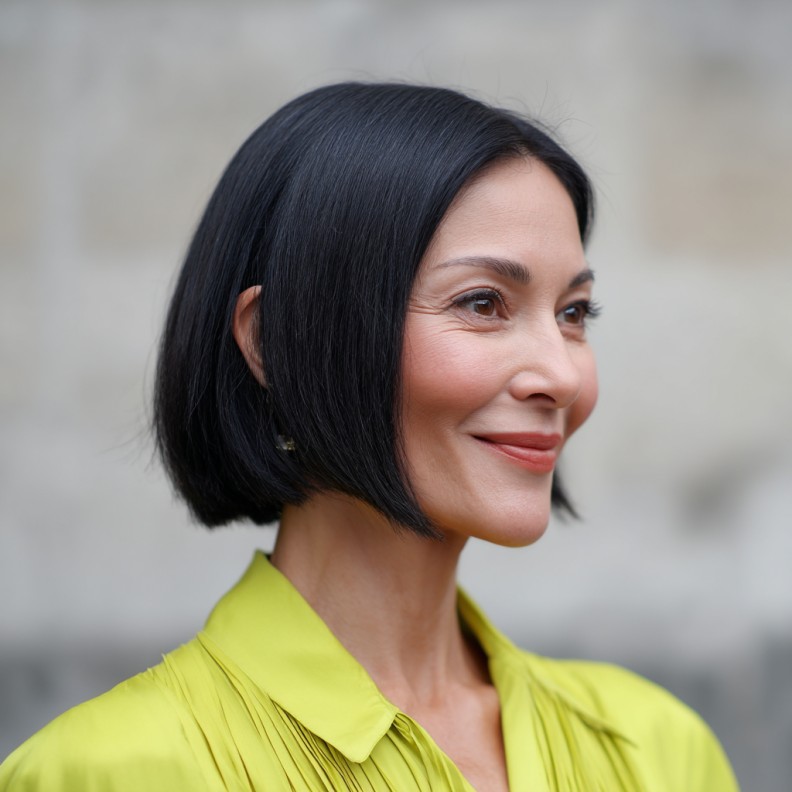 25 Minimal-Effort Blunt Bobs for Oval Faces Trending in June 2026