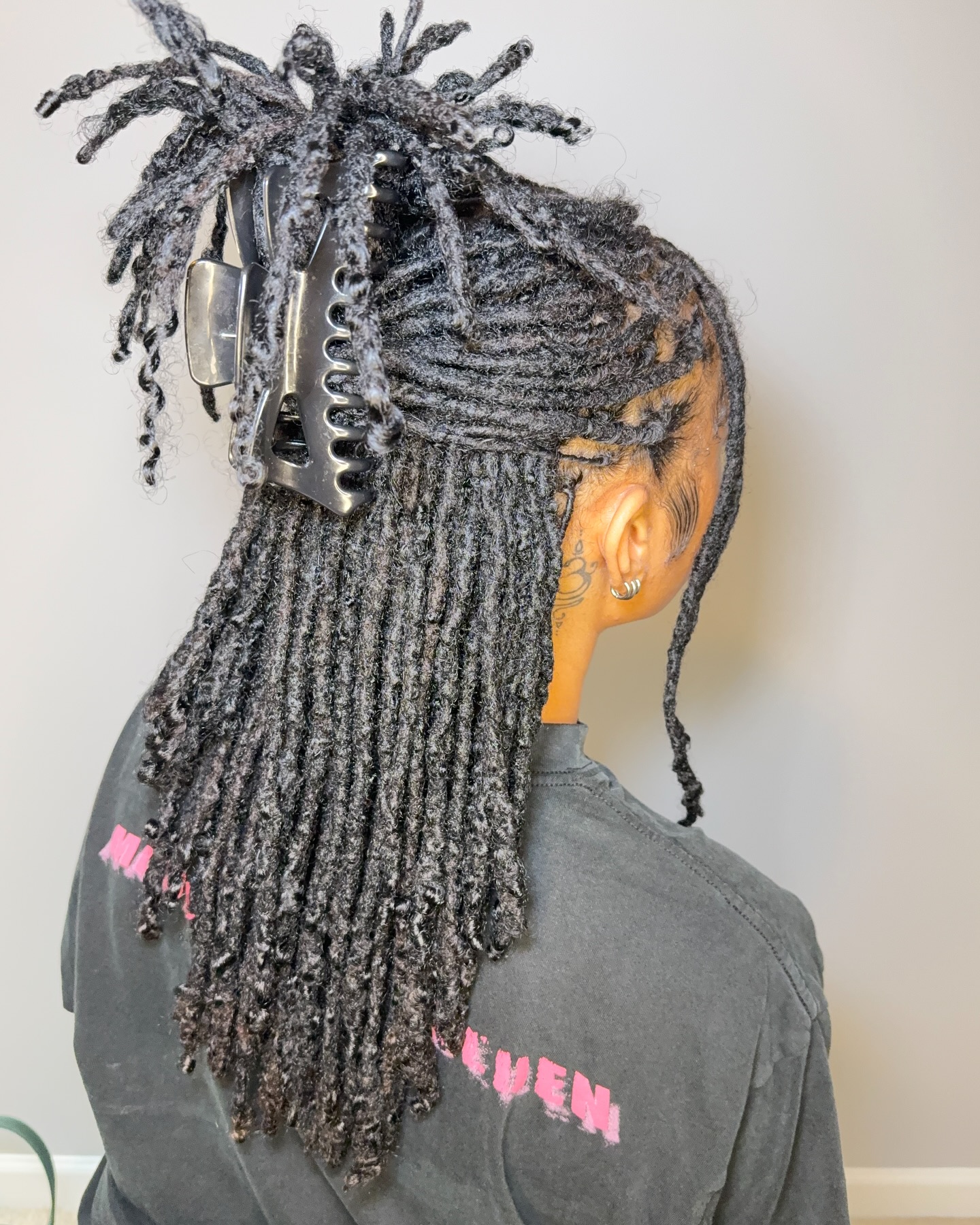 24 Gorgeous Ways Black Women Are Styling Their Locs in 2025 - Kappers ...