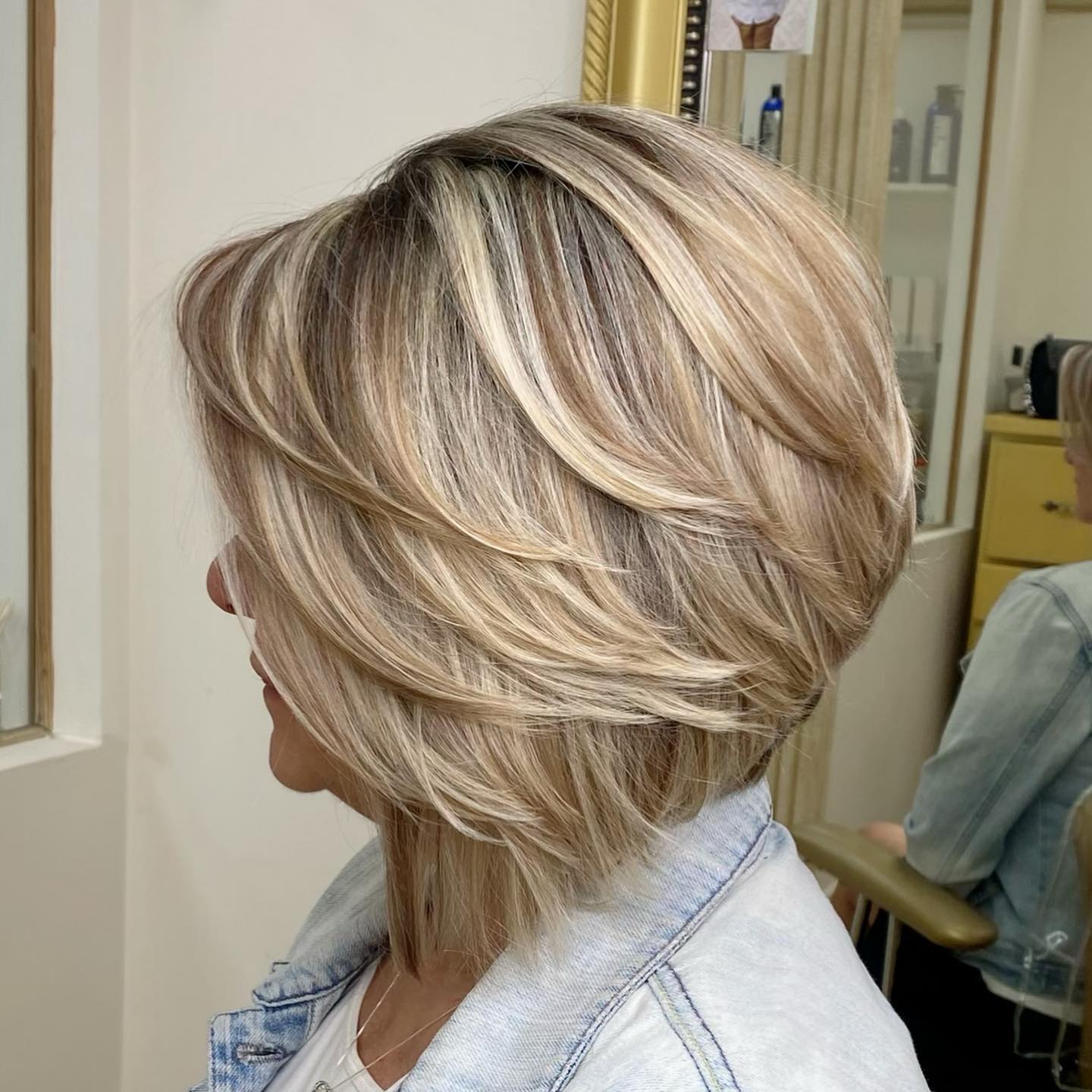 24 Effortless Feathered Bob Haircuts to Try This Summer - Kappers Magazine