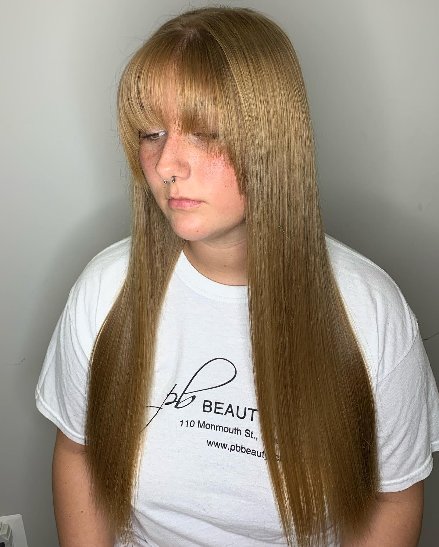 23 Chic Brow-Skimming Bangs That Flatter Every Face Shape - Kappers ...