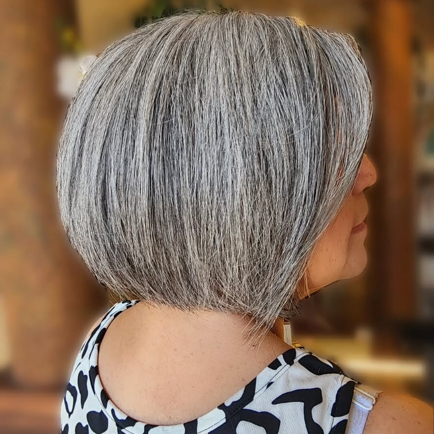 27 Sassy Sliced Bob Haircuts That Feel Just Right In Your 60s