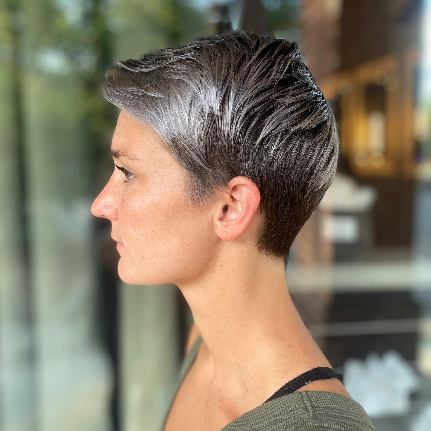 30 Adorable and Trendy Piecey Pixie Cuts That Look Effortless — Even ...