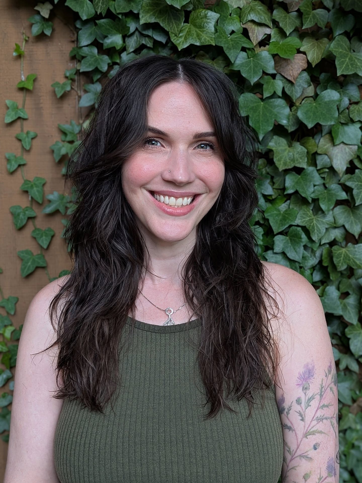 15 Gorgeous V Cut Hairstyles That Add Instant Dimension and Movement ...