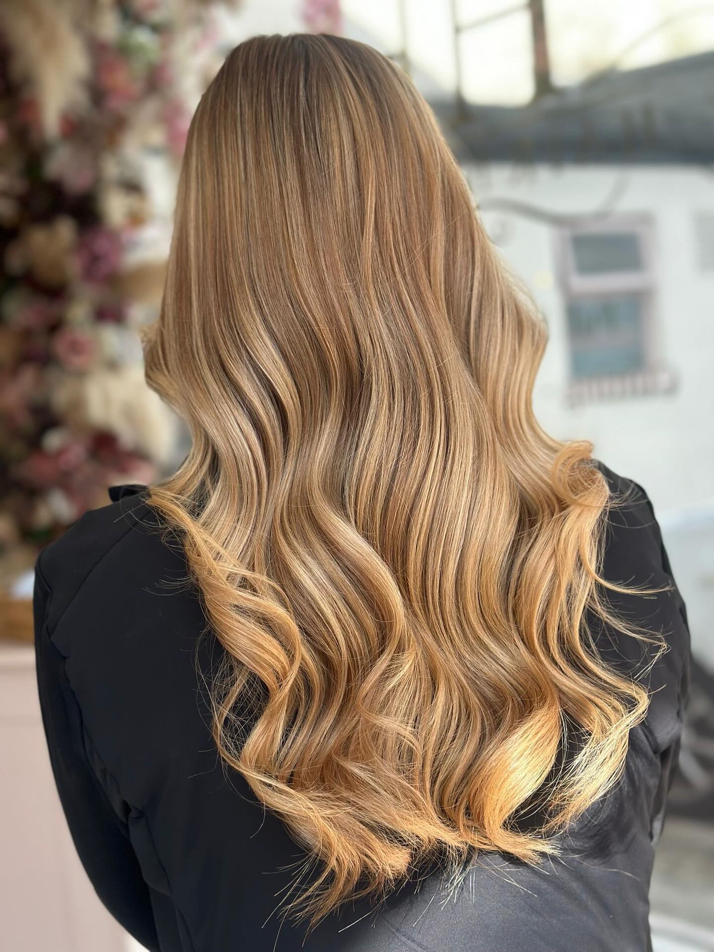 15 Beautiful Golden Hair Ideas That Shine With Warm Radiance