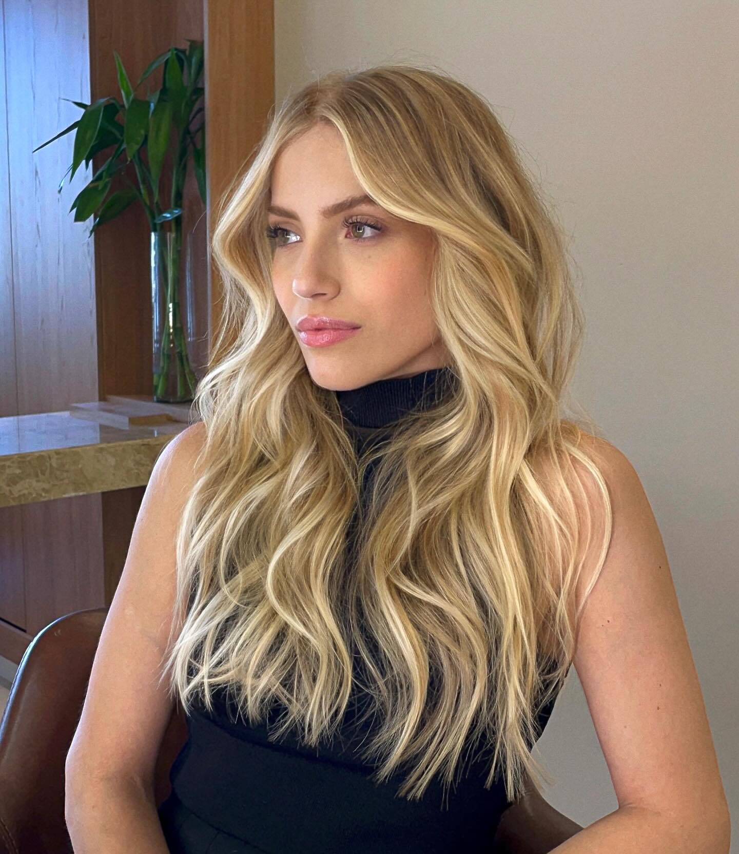 15 Beautiful Golden Hair Ideas That Shine With Warm Radiance