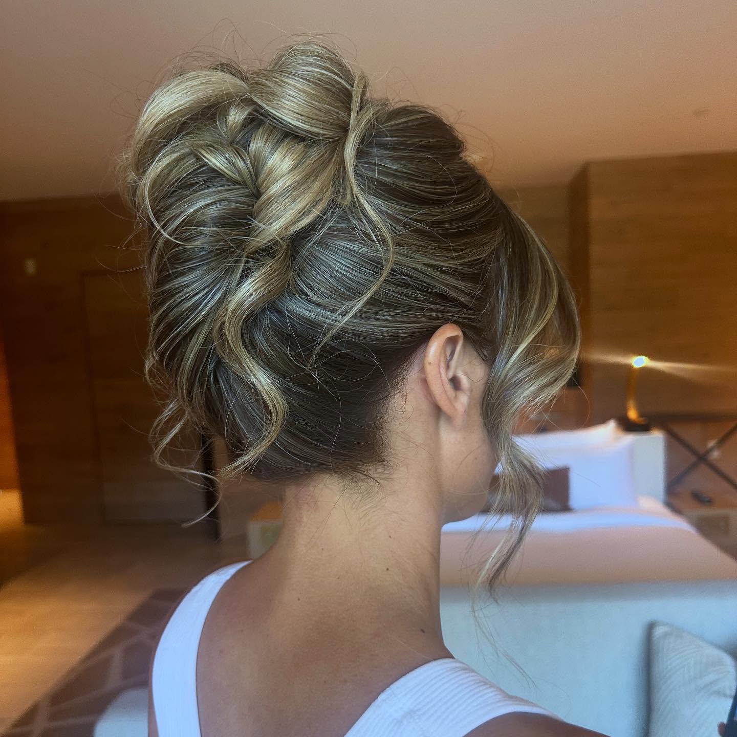 15 Elegant Hair Up Ideas for Effortless Style