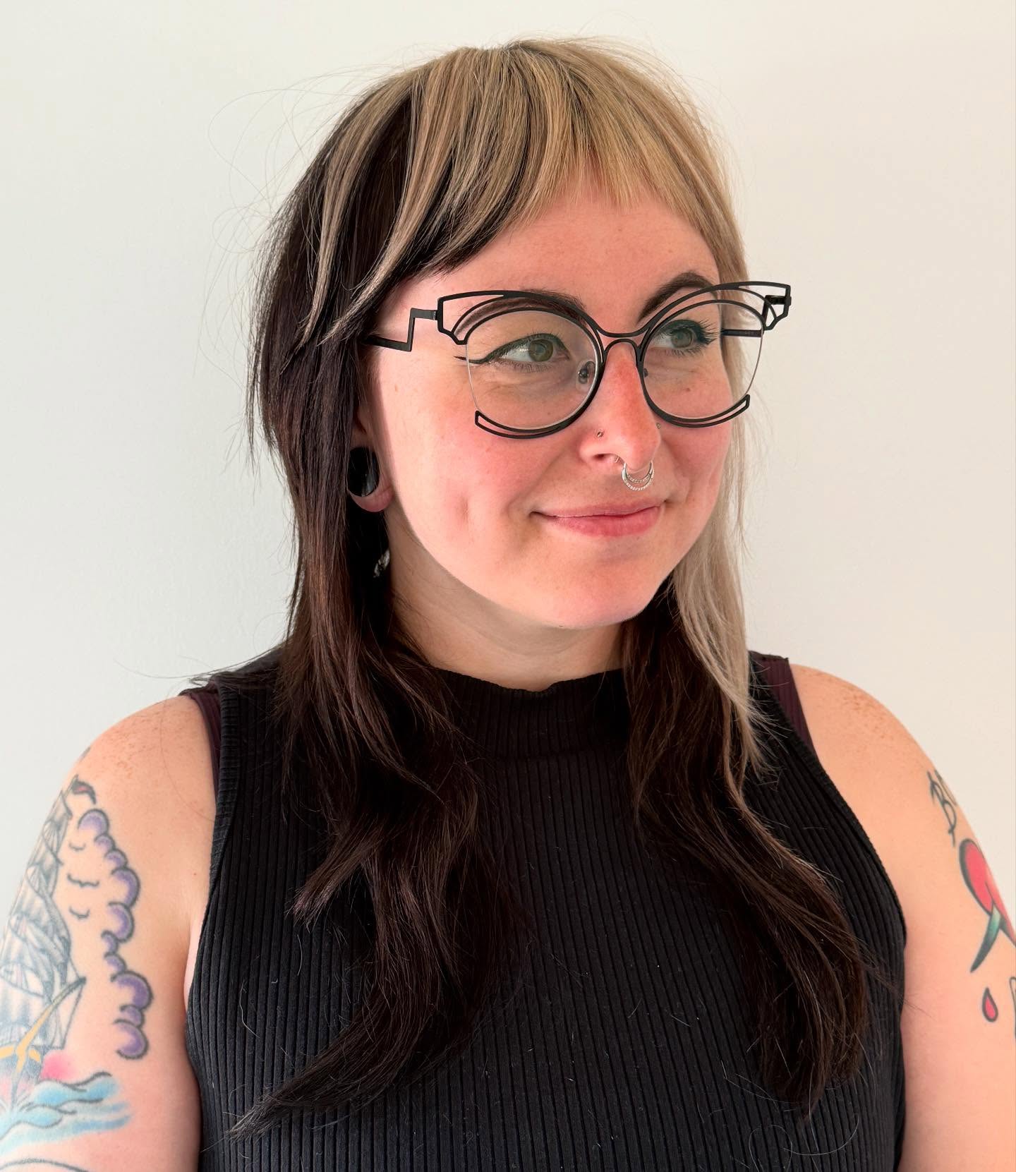 15 Trendy Micro Bangs for Round Face Shapes That Flatter Instantly