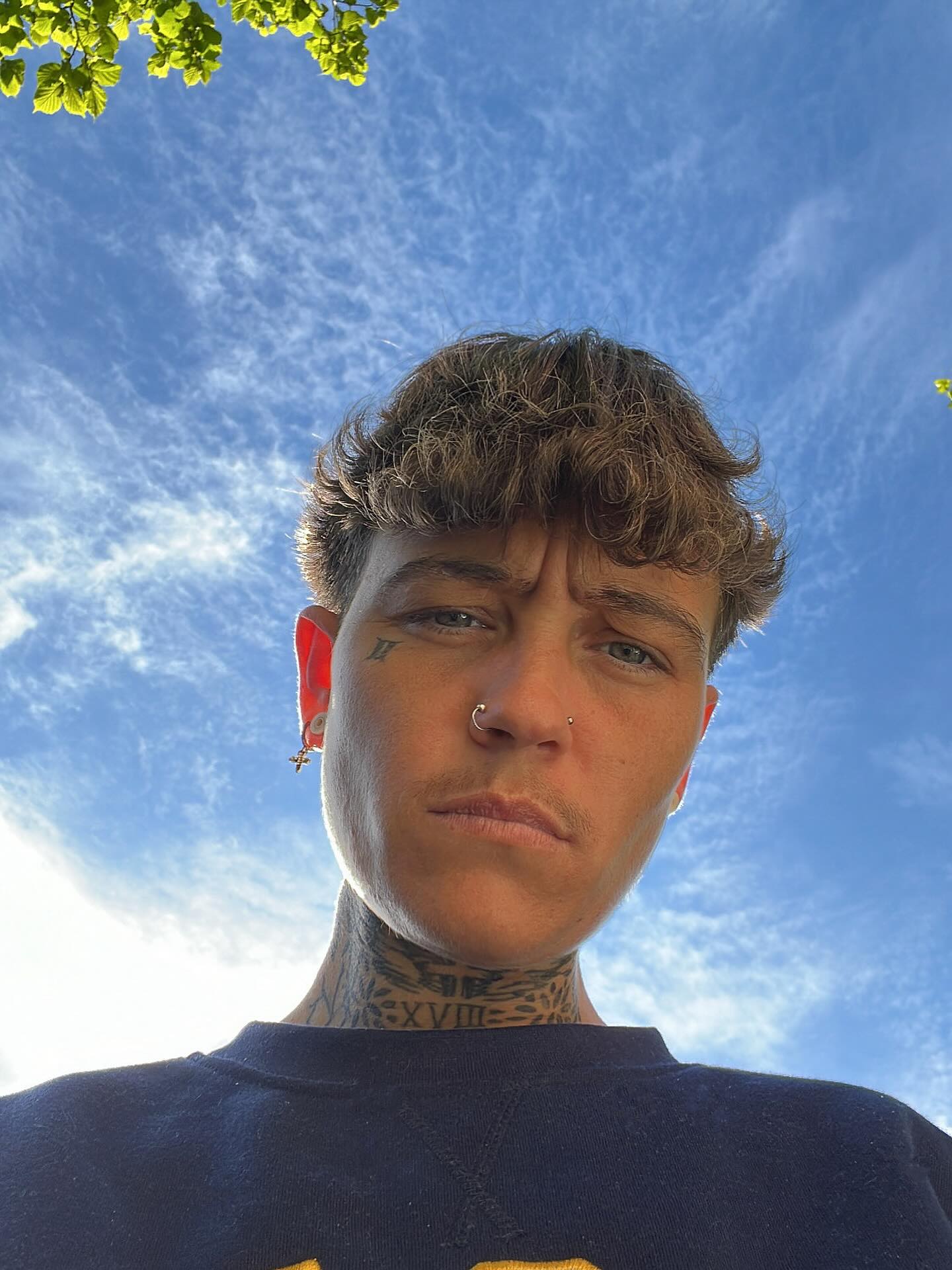 15 Cool Trans Boy Haircut Ideas That Exude Confidence - Kappers Magazine
