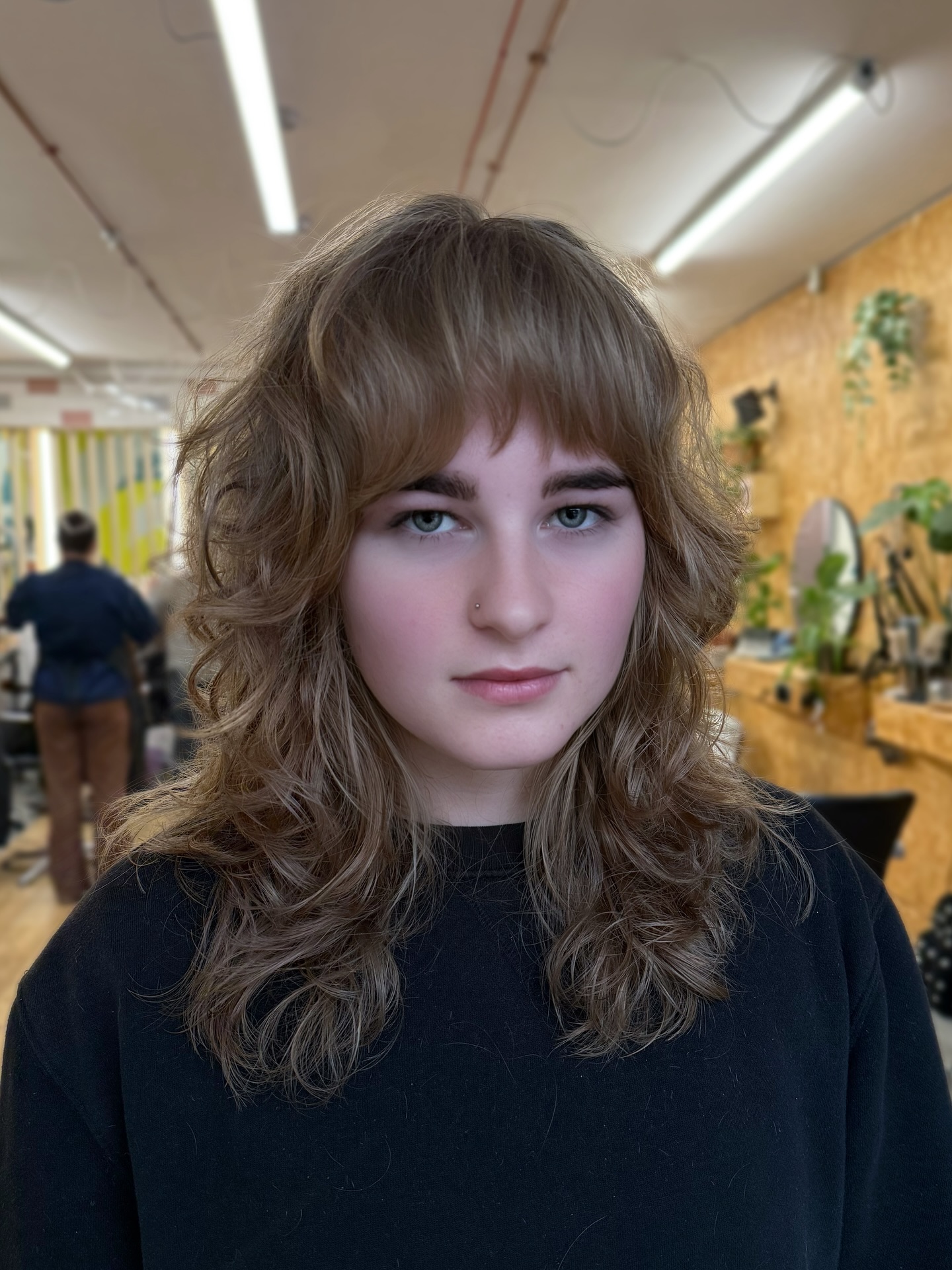 15 Flattering Medium Haircuts for a Round Face Shape